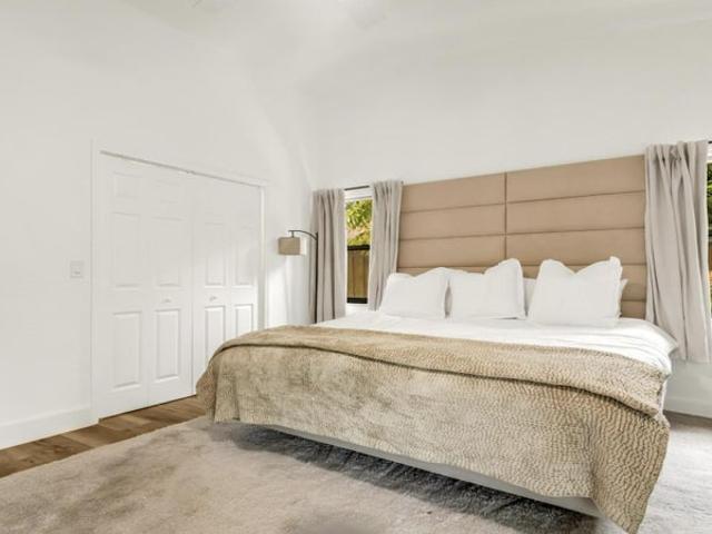 Renovated live in Sarasota with private pool