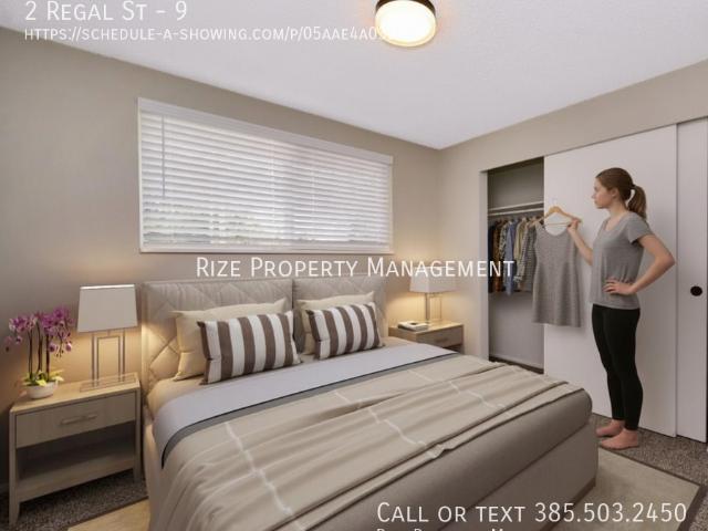 Renovated Mid Century 2 bed apartment home!