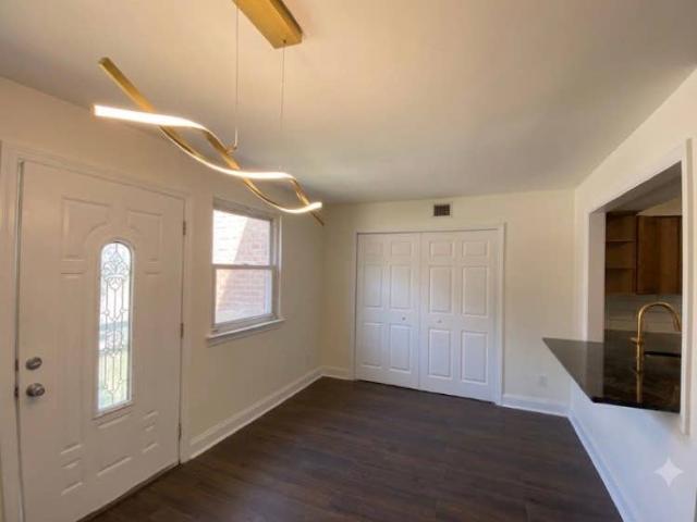 Renovated Rowhouse near Campus!