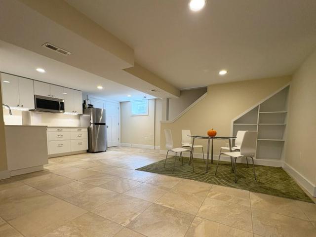 Renovated Walk Out Basement Room / Single Tenant