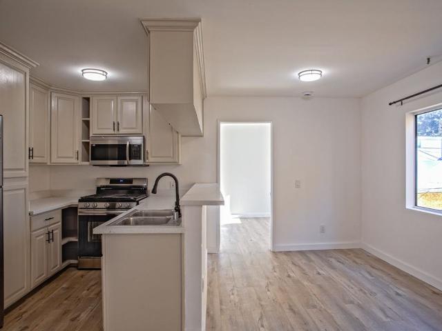 Renovated Townhome Apartments in Prime Virgil Village Location  SPECIAL 3 Bedroom Apartment for Rent at 548 N Westmoreland Ave, Los Angeles, CA 90004 East Hollywood