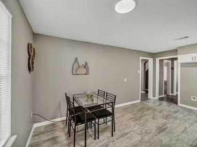 Renovated Texas City Room Full Size Bed, Smart TV, Workspace.