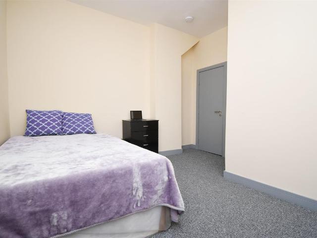 Renshaw Street, Burnley BB10, Room to rent, £455 pcm | PrimeLocation