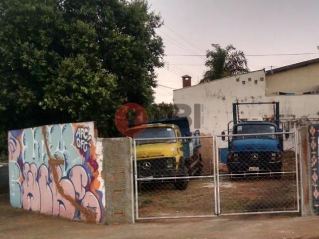 Área Comercial em Avenida, de Esquina São Deocleciano
