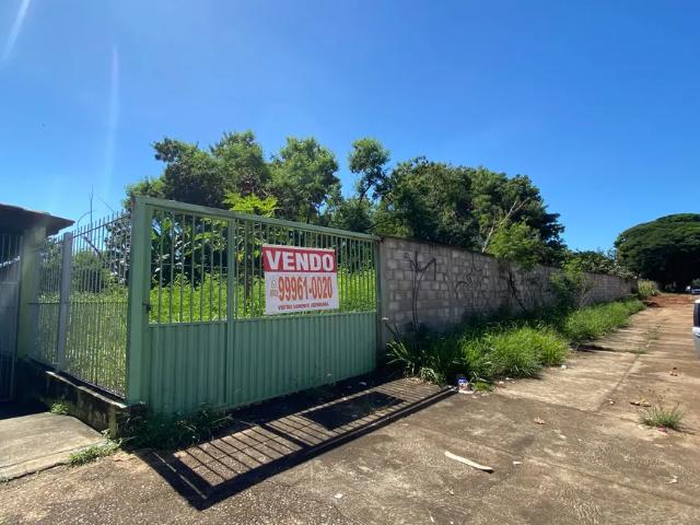 Área perto da Santa Casa, 2.249 m², frente com 51m, ótimo p/galpões comerciais, Jd. América
