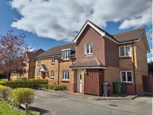Reading Road, Chineham, Basingstoke RG24, 2 bed flat to rent, £1,200 pcm | PrimeLocation