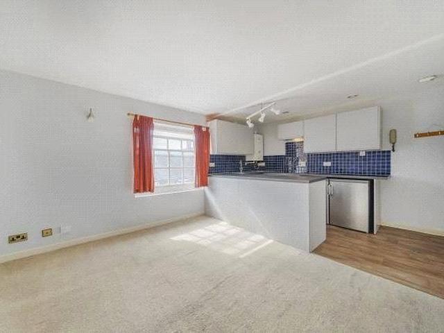 Reading Road, Henley On Thames RG9, 1 bed flat to rent, £1,200 pcm | PrimeLocation
