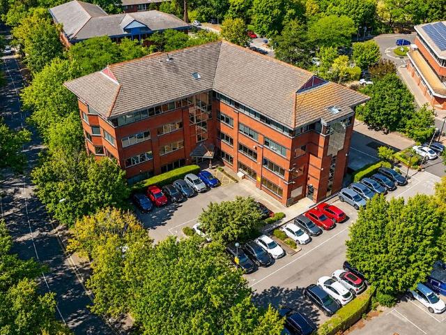 Reading Road North, Fleet GU51, 1 bed flat to rent, £1,275 pcm | PrimeLocation