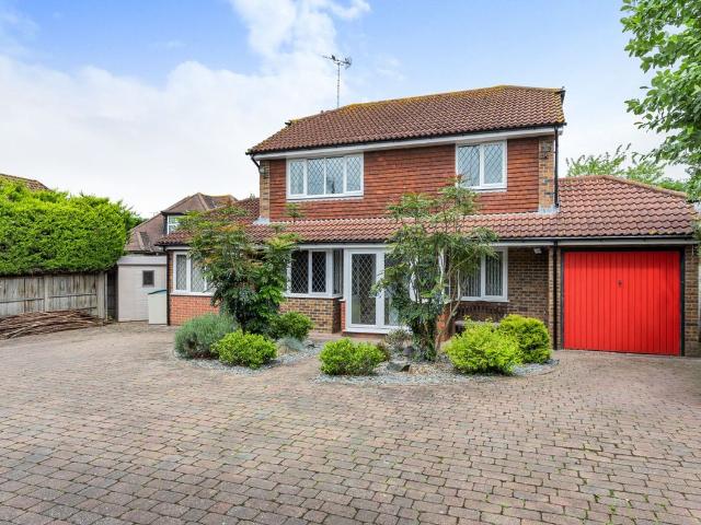 Reading Road, Winnersh RG41, 4 bed detached house to rent, £2,700 pcm | PrimeLocation