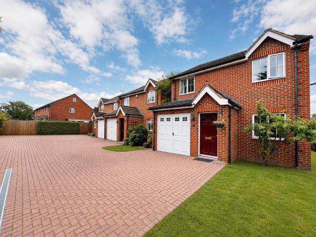 Arne Close, Reading Road, Winnersh, Wokingham RG41, 3 bed detached house to rent, £2,300 pcm | PrimeLocation