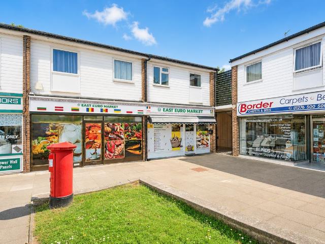 Reading Road, Yateley GU46, 2 bed flat to rent, £1,150 pcm | PrimeLocation