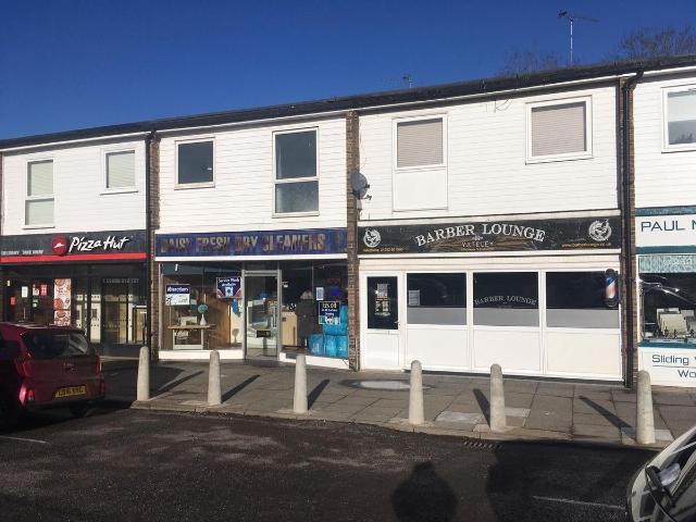 Reading Road, Yateley GU46, 2 bed flat to rent, £1,250 pcm | PrimeLocation