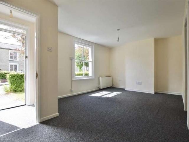 Reading Street, Railway Village, SN1