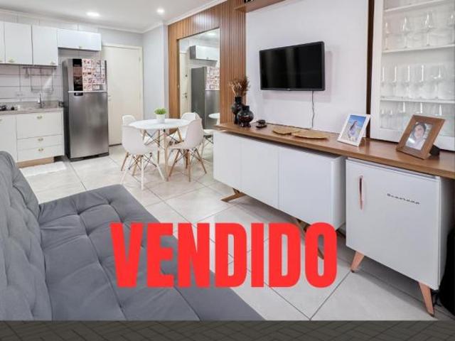REAL CELEBRATION REFORMADO MOBILIADO ANDAR ALTO COM AR