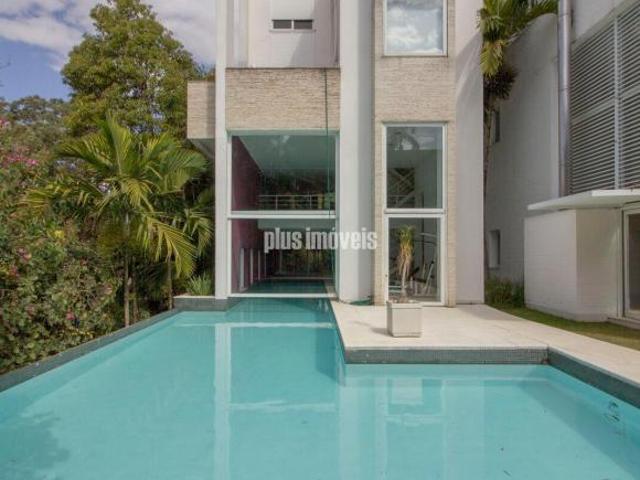 Real Parque 980,0m²AC 1.15,0m² Área de Terreno 4 Suítes 10 Vagas