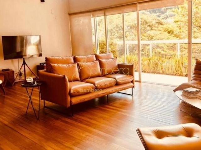 Real Parque casa em condominio com 3 quartos/3 suítes, 4 vagas, 412 m2 const, 670 m2 totais.Confira!