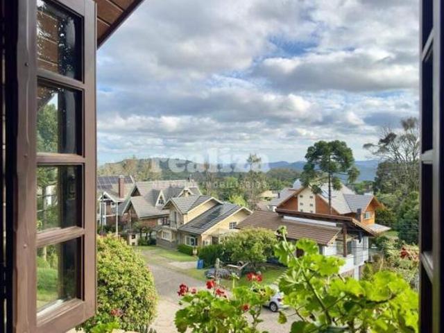 REALIZA VENDE CASA COM 4 QUARTOS EM CONDOMÍNIO