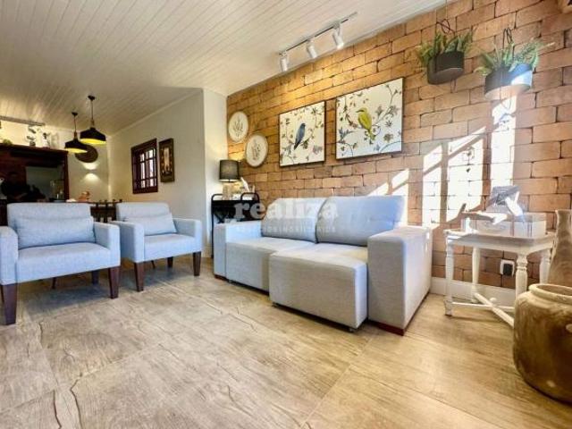 REALIZA VENDE CASA EM BAIRRO NOBRE DE CANELA