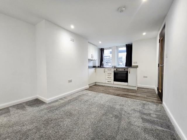 Rear Of Town Street, Pudsey LS28, 1 bed flat to rent, £850 pcm | PrimeLocation