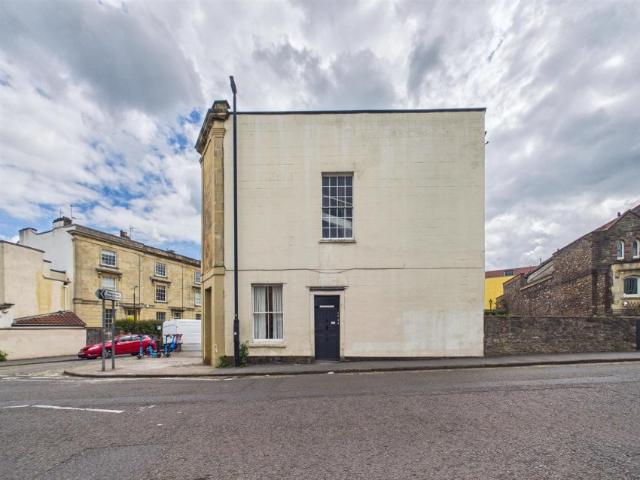 Rear First Floor Flat, 2, Clevedon Terrace,, Bristol, BS6 5TX, 1 bedroom, Studio