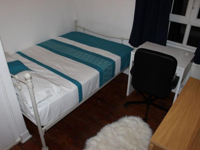 Reardon Street E1W, 2 bed flat to rent, £2,400 pcm | PrimeLocation
