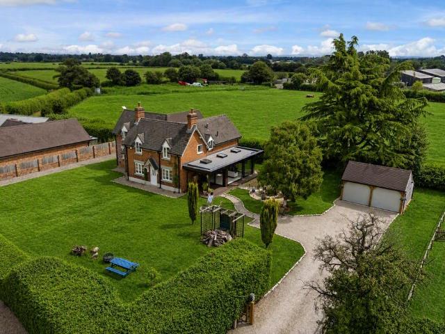 Reaseheath, Nantwich, Cheshire, CW5 4 bed detached house to rent £3,250 pcm £750 pw