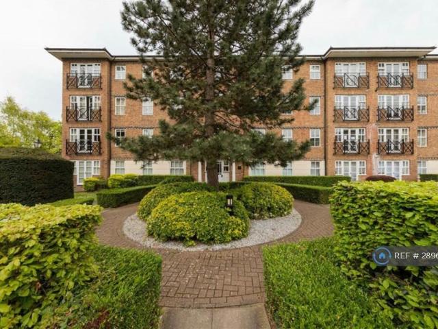 Rectory Court, London, E18 2 bed flat to rent £1,900 pcm £438 pw