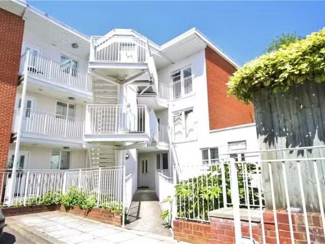 Rectory Court, Walnut Tree Close, Guildford, Surrey, GU1 4RX