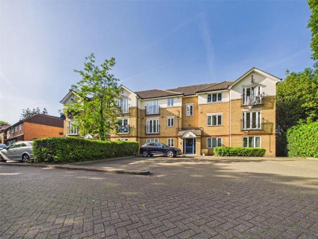 Rectory Court, West Drayton UB7 2 bed apartment to rent £1,650 pcm £381 pw