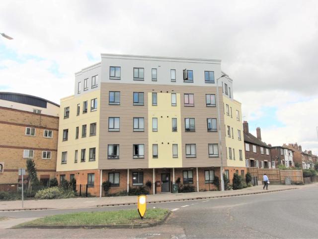 Rectory Lane, Chelmsford 2 bed apartment to rent £1,325 pcm £306 pw