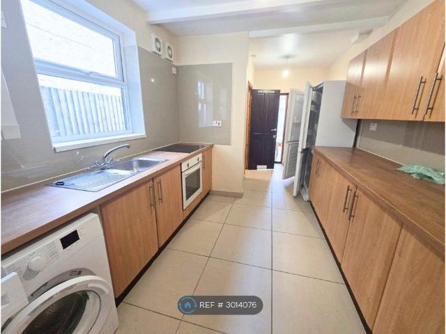 Rectory Lane, Chelmsford CM1, 5 bed shared accommodation to rent, £2,600 pcm | PrimeLocation