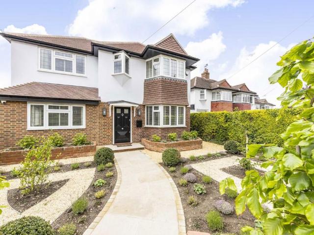 Rectory Lane, Surbiton KT6 4 bed detached house to rent £5,500 pcm £1,269 pw