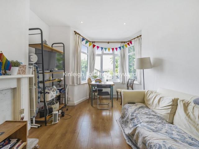 Rectory Lane, Tooting, London, SW17 4 bed flat to rent £3,800 pcm £877 pw