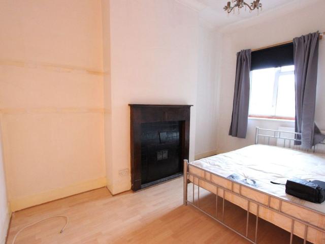 Rectory Road, London N16, 2 bed flat to rent, £2,000 pcm | PrimeLocation