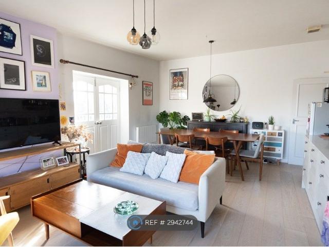 Rectory Square, London E1, 2 bed flat to rent, £2,600 pcm | PrimeLocation