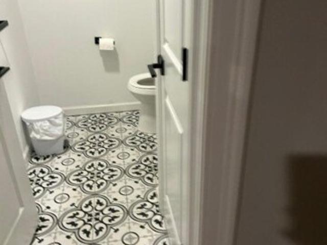 Rector Ave, Woodbridge, Condo For Sale