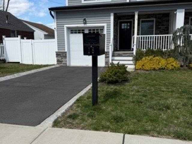 Rector Ave, Woodbridge, Condo For Sale