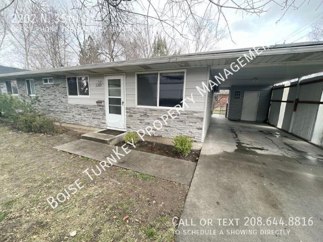 Recently Updated North End Gem, 2 bedroom duplex unit available now!