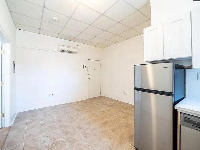 Recently Updated 1 Bedroom Apartment Located in Do