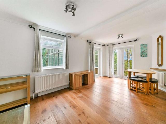 Recently upgraded 2 double bedroom house to rent on the Isle of Dogs