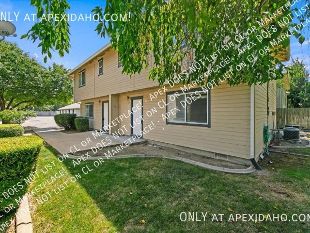Recently Remodeled Boise Home with Fireplace Water, Sewer & Trash Included