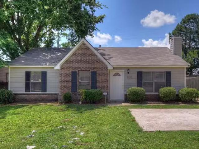 Recently RENOVATED 3 Bed and 2 Bath home in Raleigh! 4397 Bri.