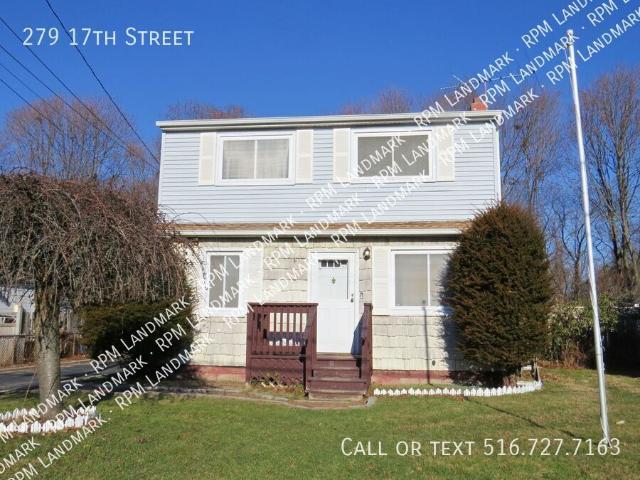Recently renovated 3 Bedroom with New Kitchen and Updated Bath!