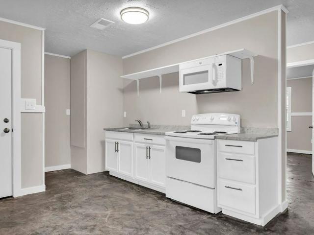 Recently Renovated 2 Bedroom 1 Bath Apartments for Rent! 2 Bedroom Apartment for Rent at 1306 1306 Palmetto Rd, Verona, MS 38879