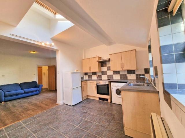 Recently Renovated Large 1 Bed Apartment Edgbaston