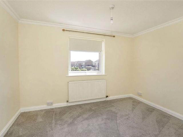 Recently redecorated two bedroom unfurnished mid terraced property in the village of Skelton, north of York City Centre