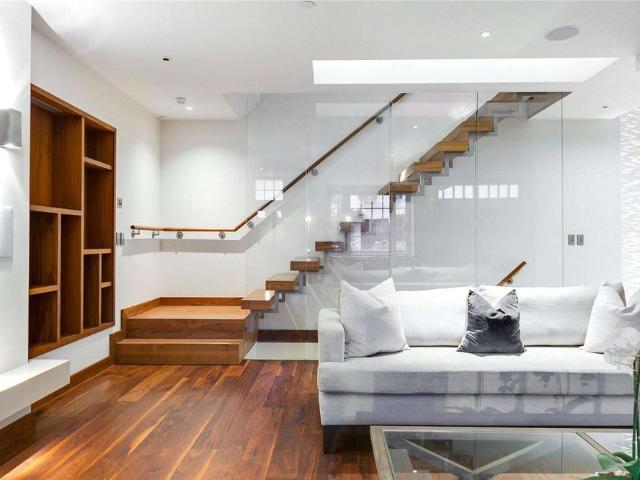 Recently refurbished three bedroom mews house