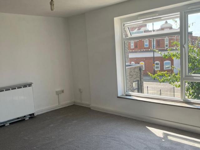 Recently Refurbished Bright & Spacious One Bedroom Flat, Close to Enfield Town & Gordon Hill Railway Stations, Amenities, Schools & Forty Hall Country Park Close by