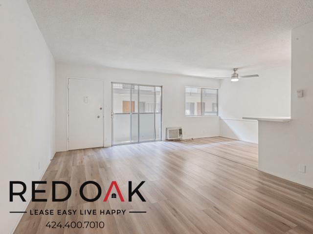 ~1 Month FREE~ Recently Refinished One Bedroom with Loads of Natural Light, On Site Laundry, and Included Parking ~ In The Heart of Hollywood! *Move In Special