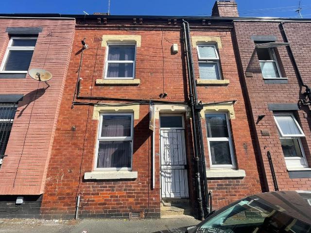 Recreation Place, Leeds LS11, 2 bed terraced house to rent, £875 pcm | PrimeLocation